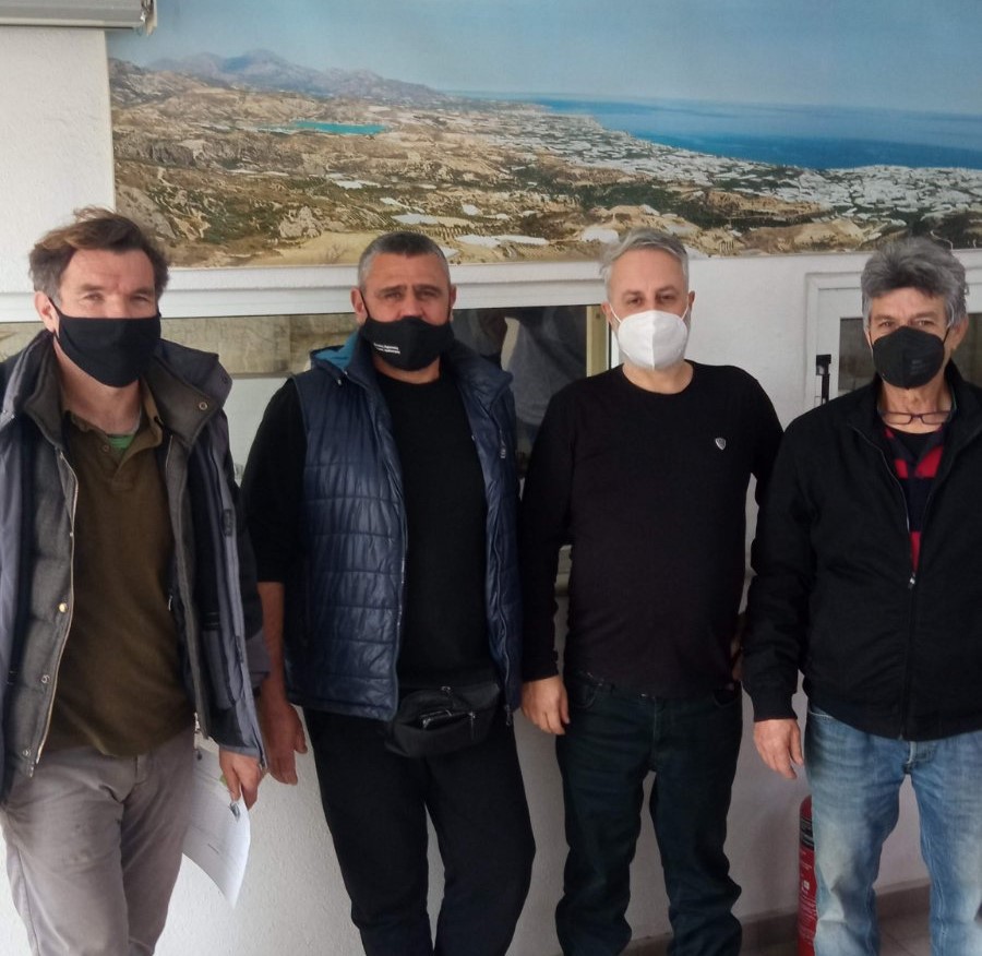 Με το νέο Διευθυντή του ΤΟΕΒ συναντήθηκαν οι αγρότες της Ιεράπετρας ...