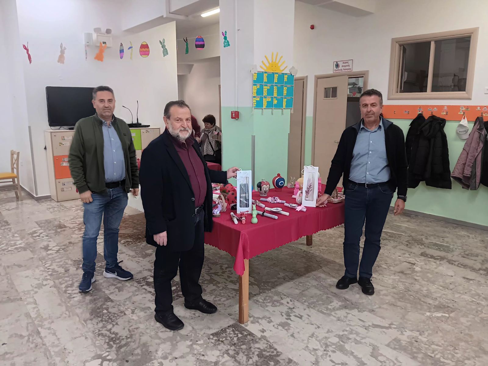 Στο πασχαλινό παζάρι του ΚΔΗΦΑμεΑ “Δικαίωμα στη Ζωή” ο Β. Κεγκέρογλου ...