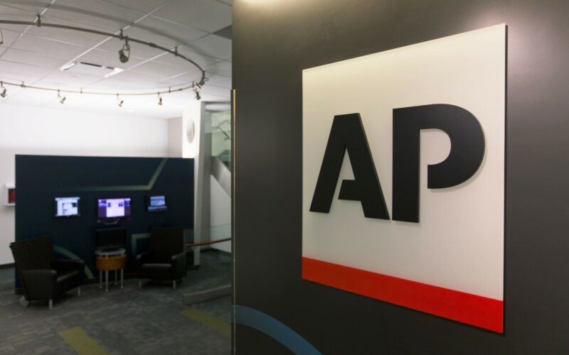 Associated Press: Σχεδιάζει μείωση προσωπικού και στροφή στο digital ...